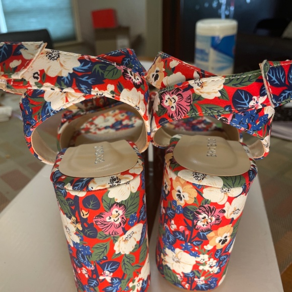 BAMBOO | Shoes | Platform Flower Block Heel Sandals | Poshmark